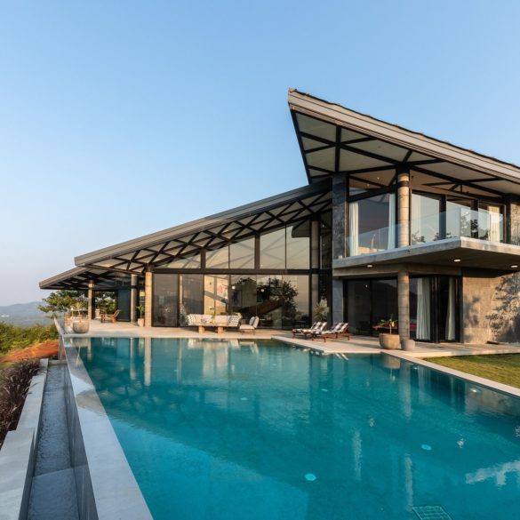 Drift House on Little Much Farm | Shonan Purie Trehan + Language ...