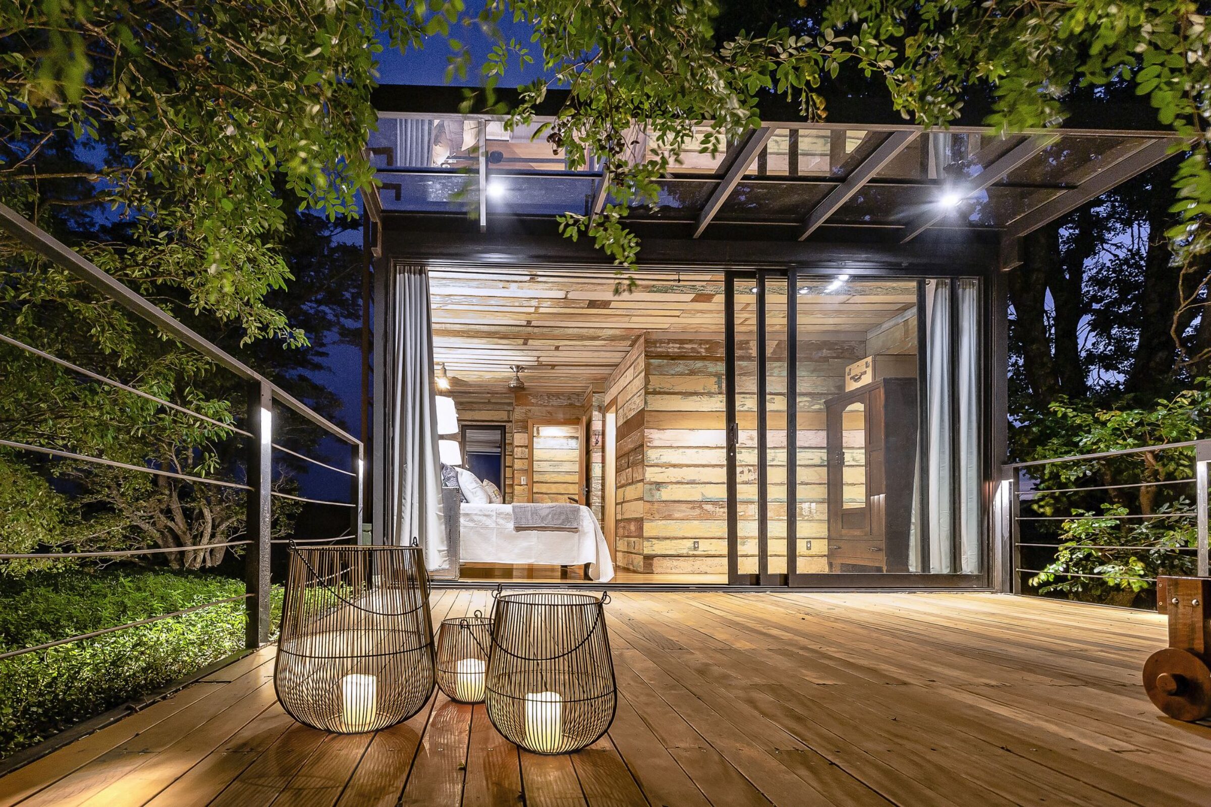 Hanging House | Casa Container Marília - Arch2O.com