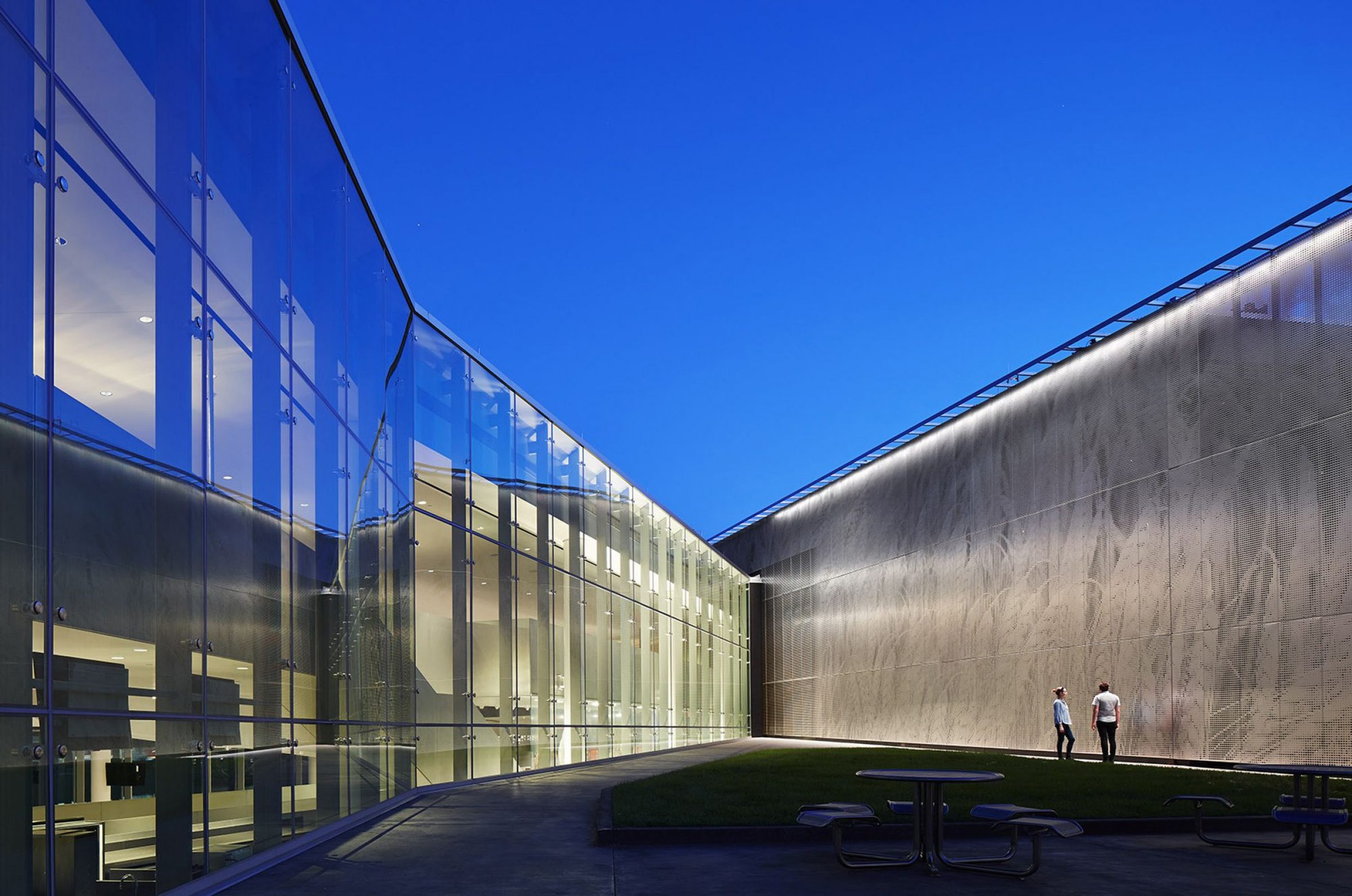 The University of Kansas DeBruce Center | Gould Evans - Arch2O.com