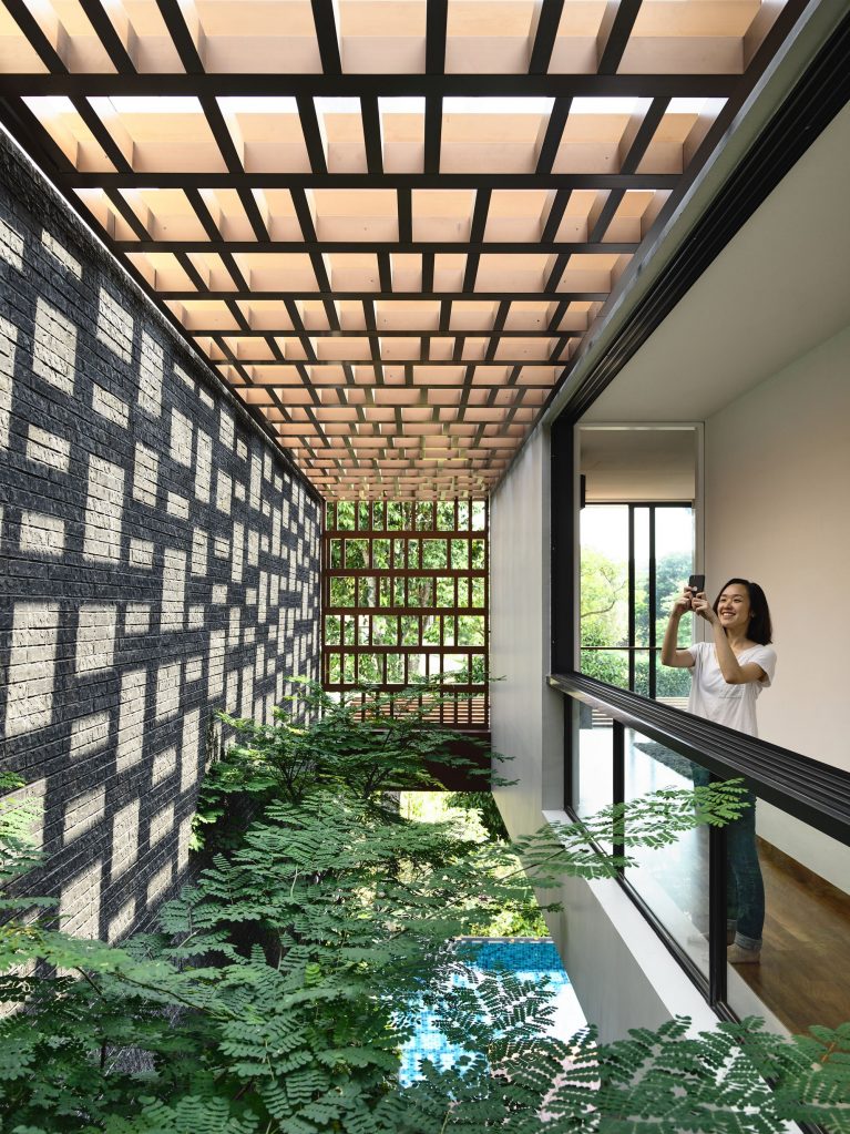 Viewing Back House | HYLA Architects - Arch2O.com