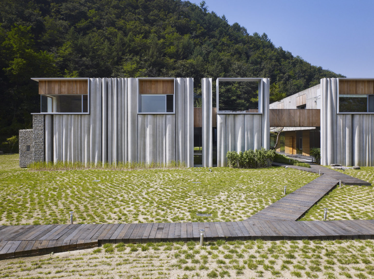 10 Projects That Incorporate Recycled and Recyclable Materials in ...