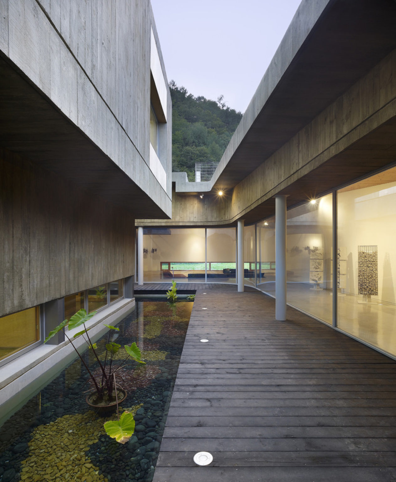 10 Projects That Incorporate Recycled and Recyclable Materials in ...