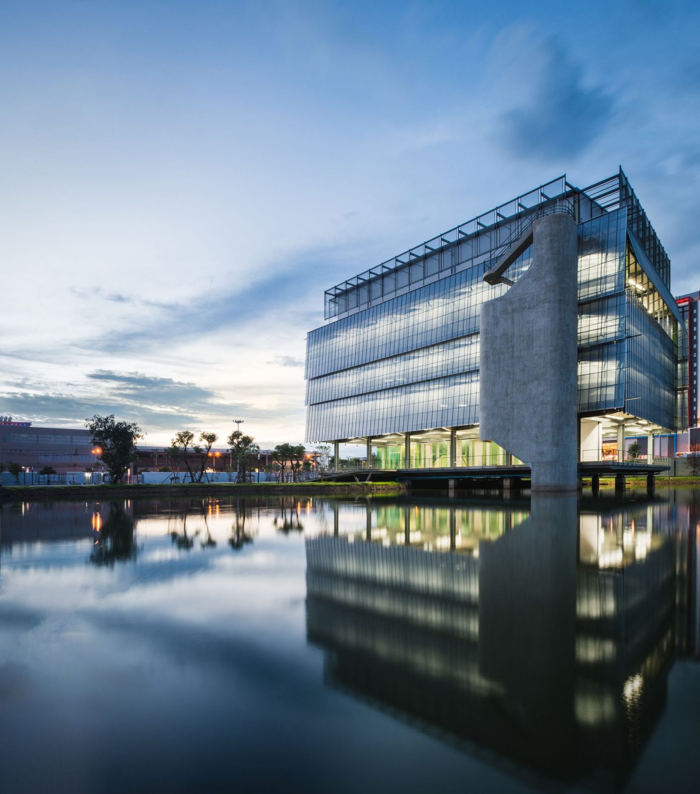 Flagship Building | Geodesic Design - Arch2O.com