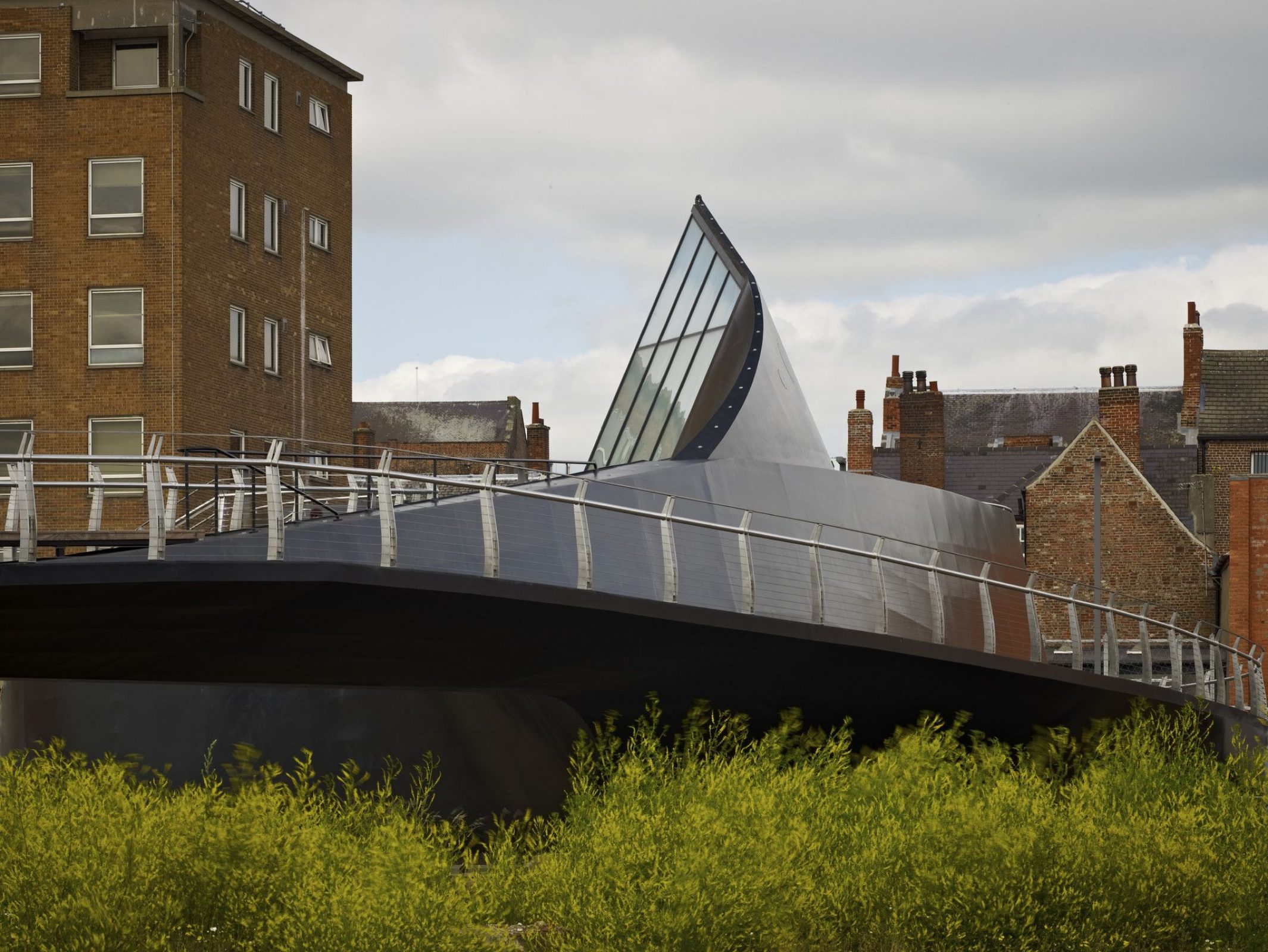 River Hull Footbridge | McDowell + Benedetti - Arch2O.com