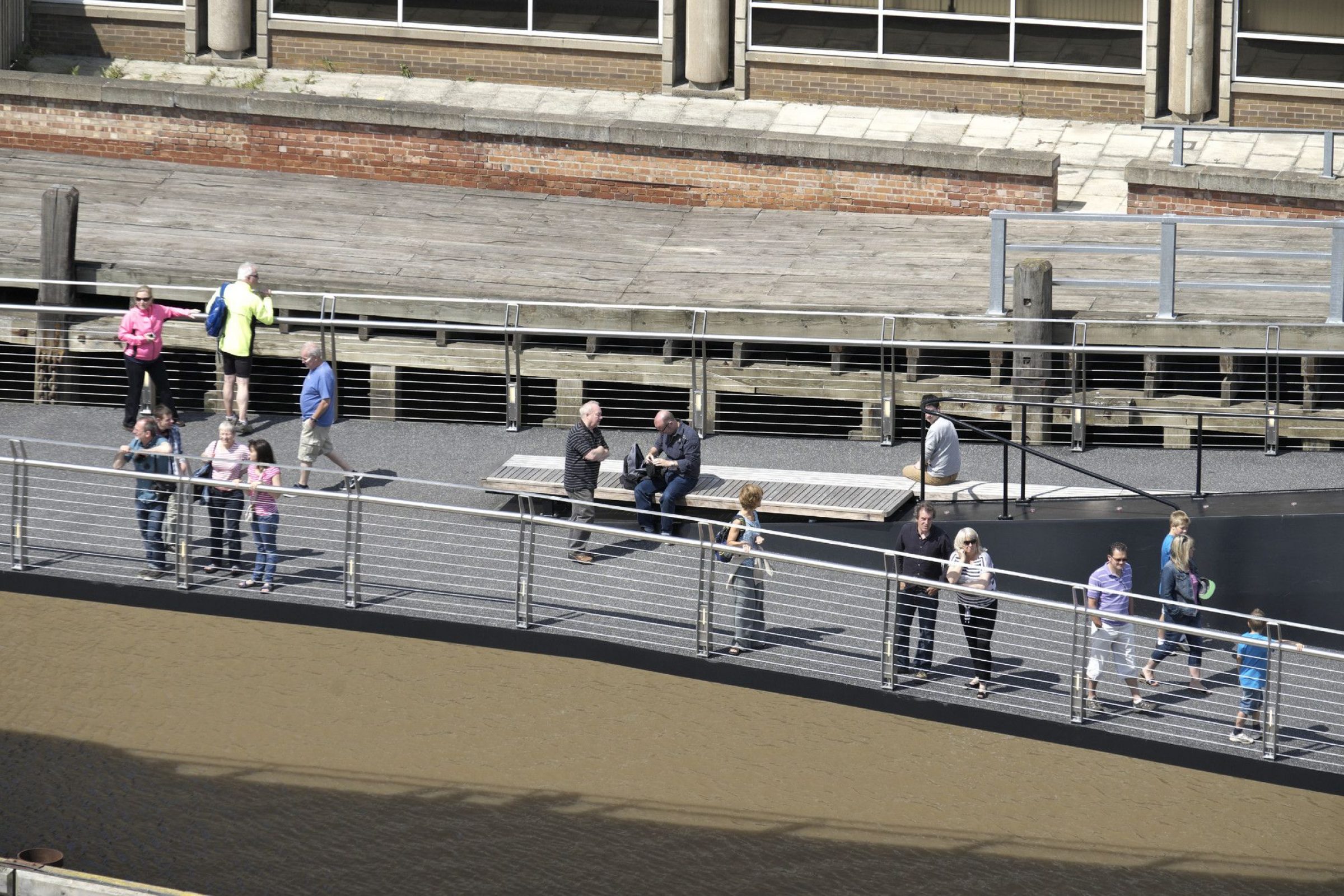 River Hull Footbridge | McDowell + Benedetti - Arch2O.com