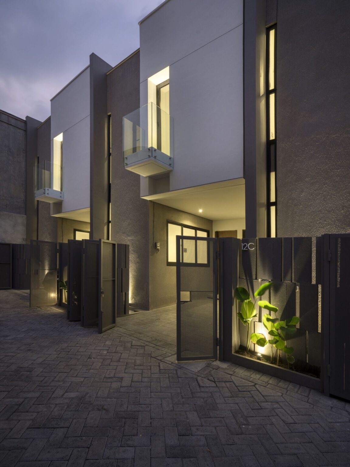 R Micro Housing | Simple Projects Architecture - Arch2O.com