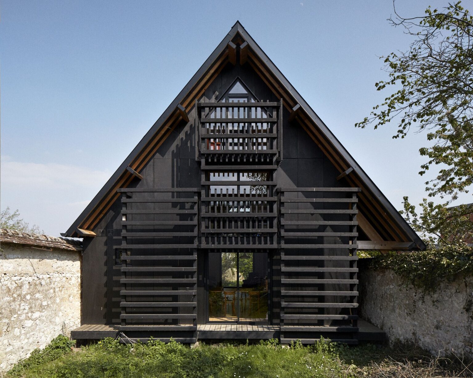 The House Between the Walls | arba - Arch2O.com