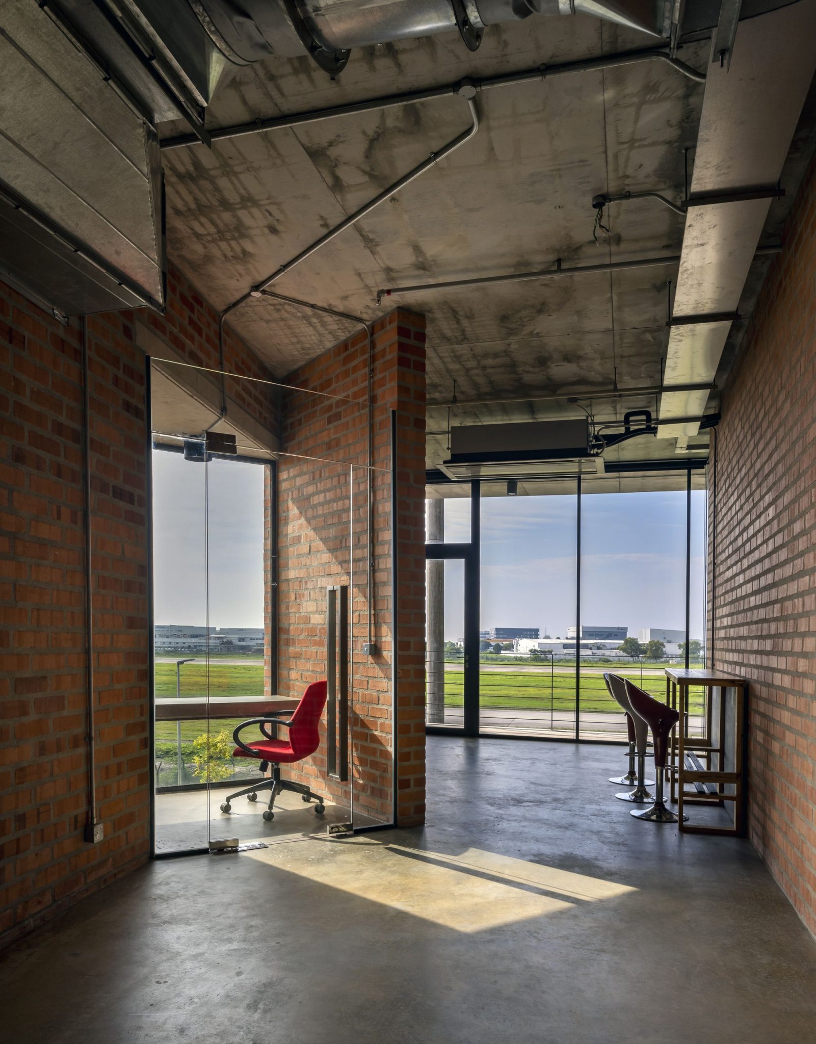 Aemulus at the Runway | Design Unit Architects- Arch2O.com