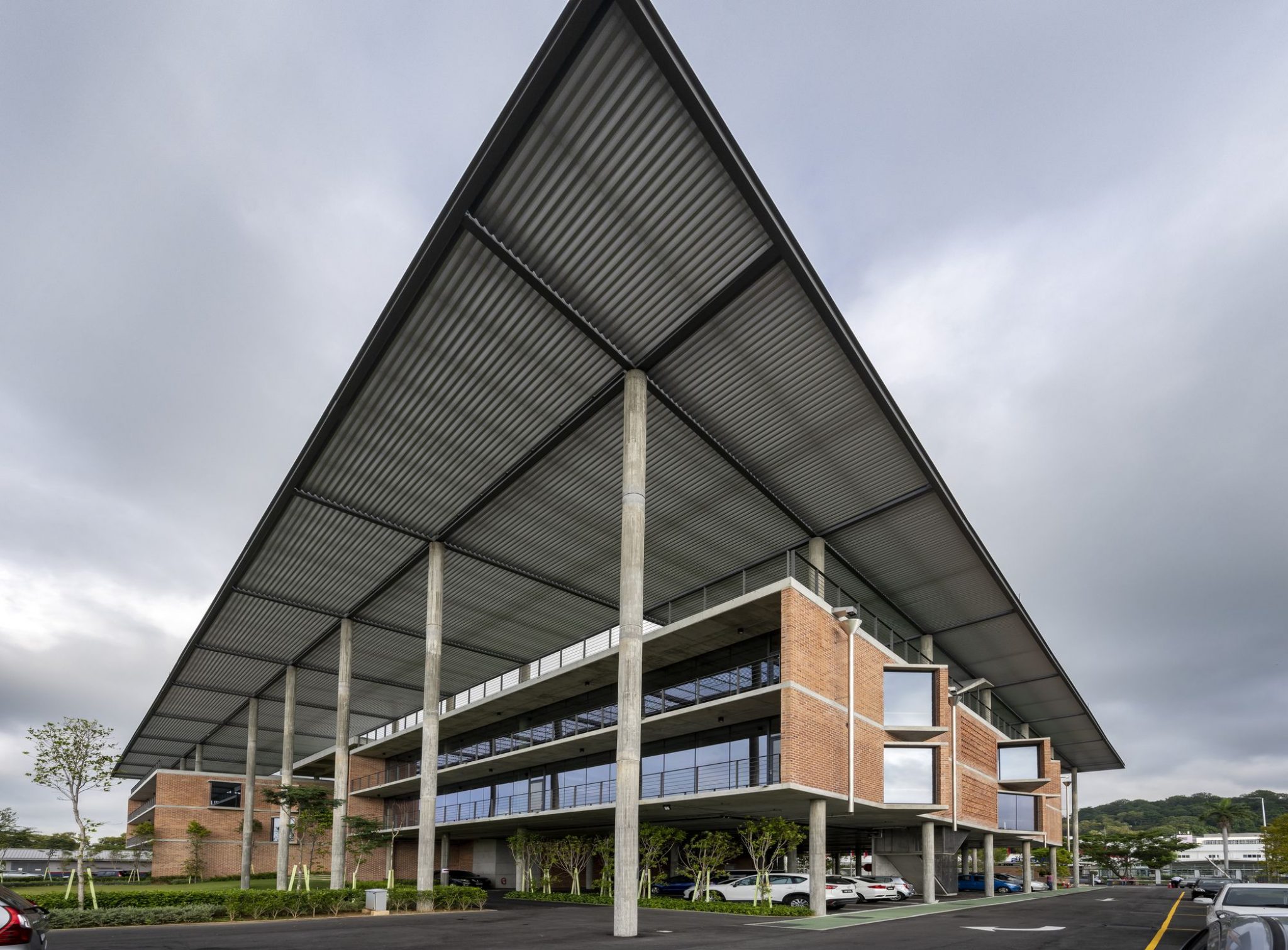 Aemulus at the Runway | Design Unit Architects- Arch2O.com