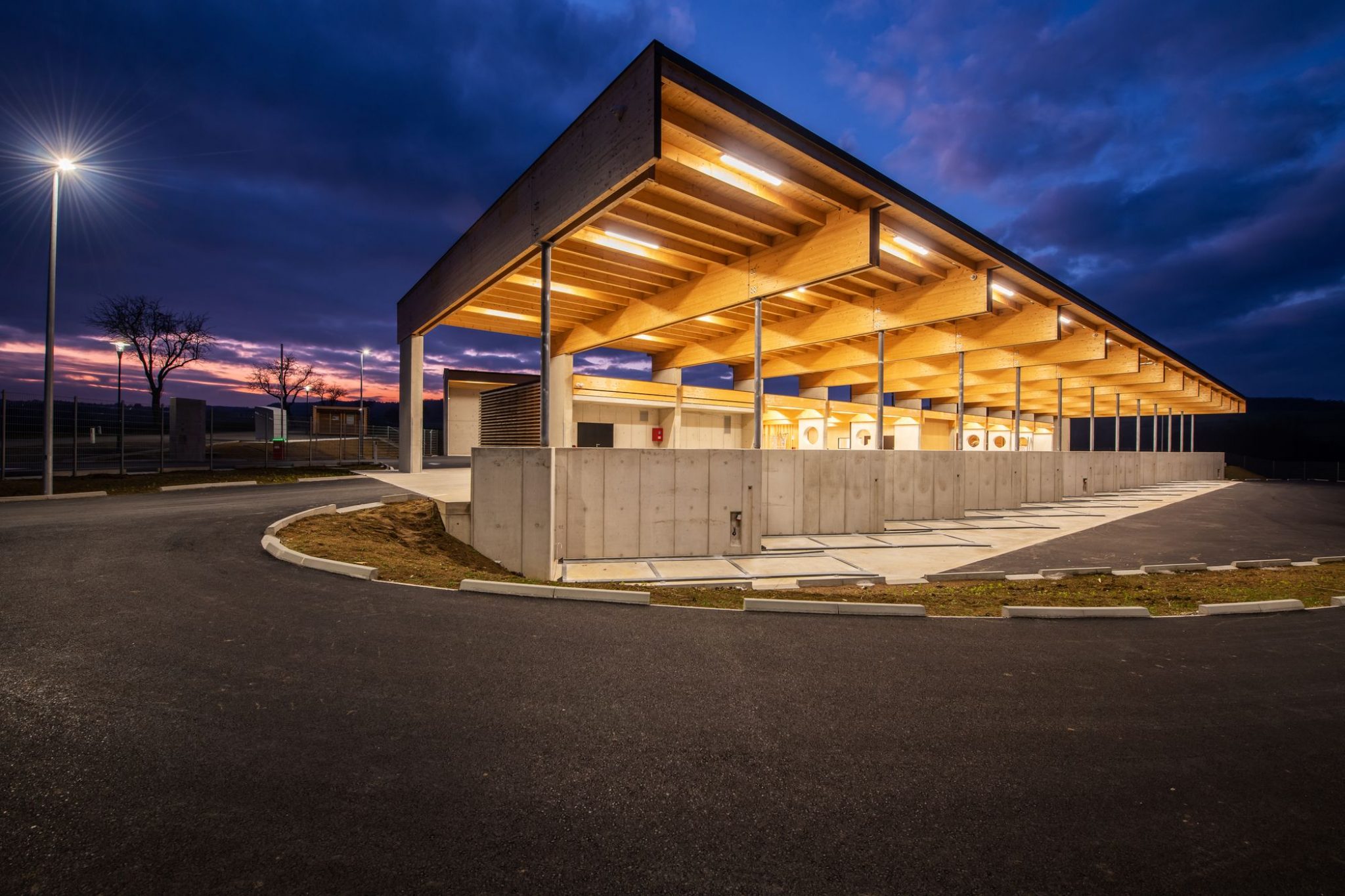 Collection Center for Recyclable Materials | RUHM - Arch2O