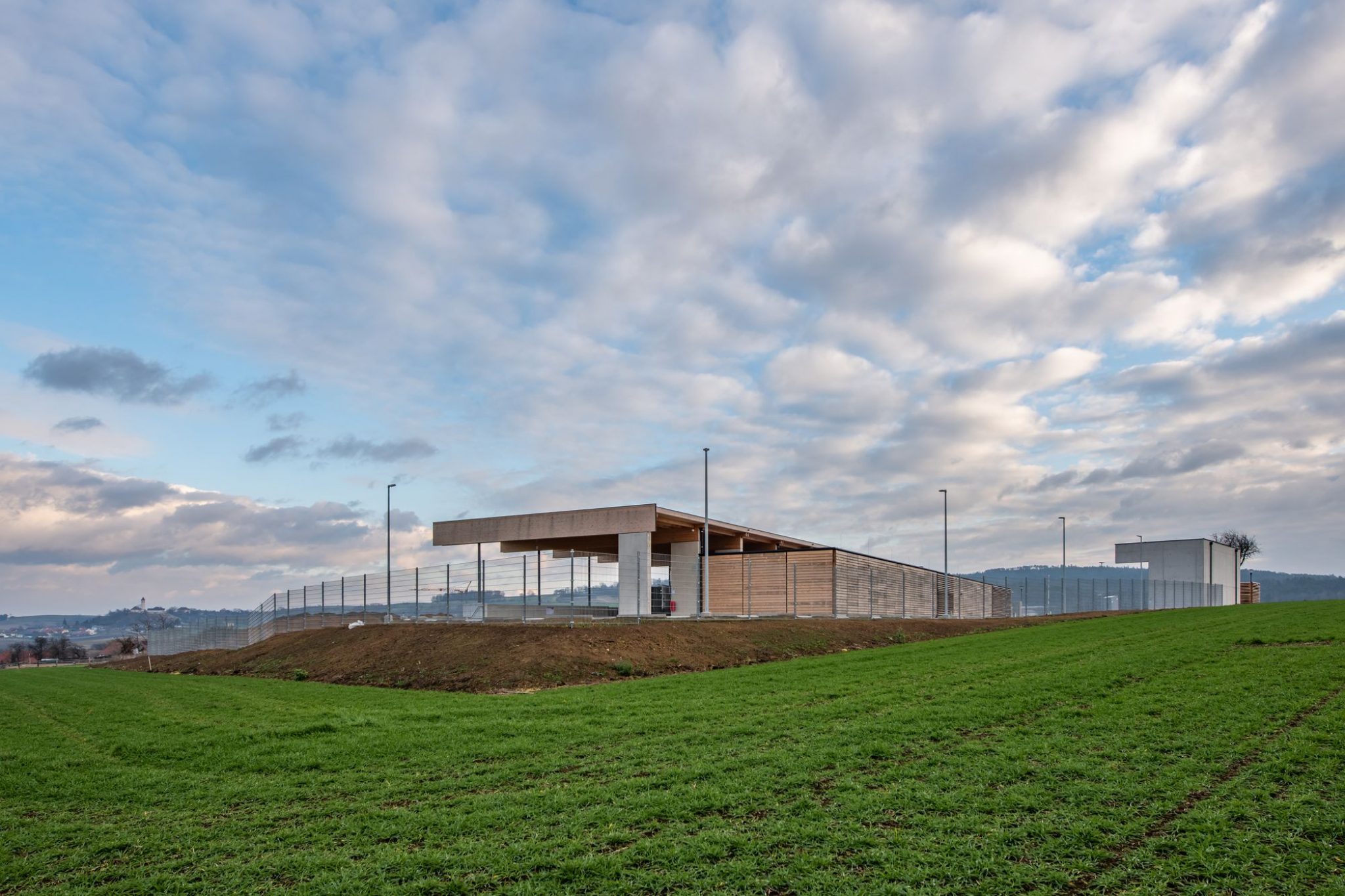 Collection Center for Recyclable Materials | RUHM - Arch2O