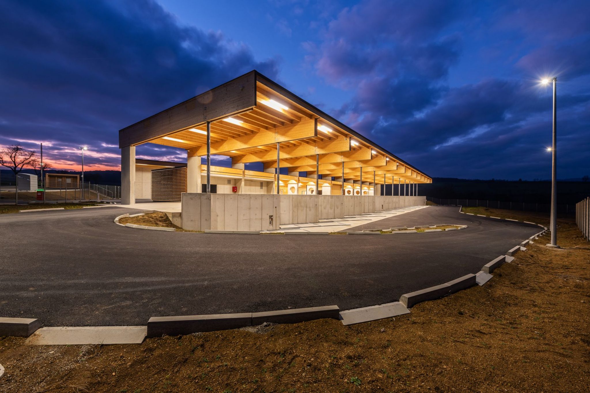 Collection Center for Recyclable Materials | RUHM - Arch2O