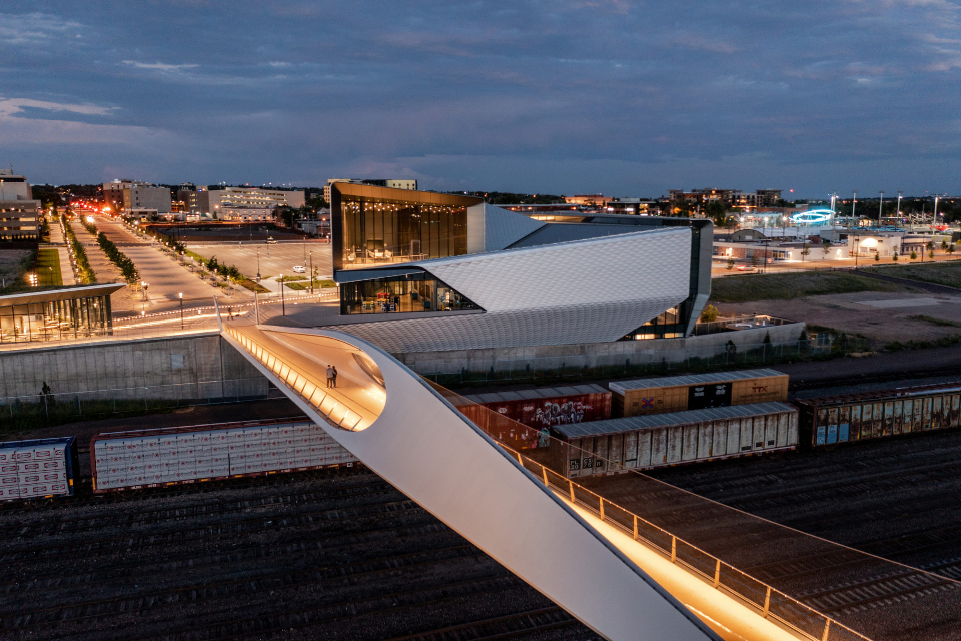 Diller Scofidio + Renfro’s Pedestrian Bridge ‘Defies Gravity’ and ...