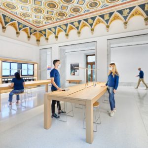Foster + Partners: Apple Via Del Corso opens in the heart of historic Rome