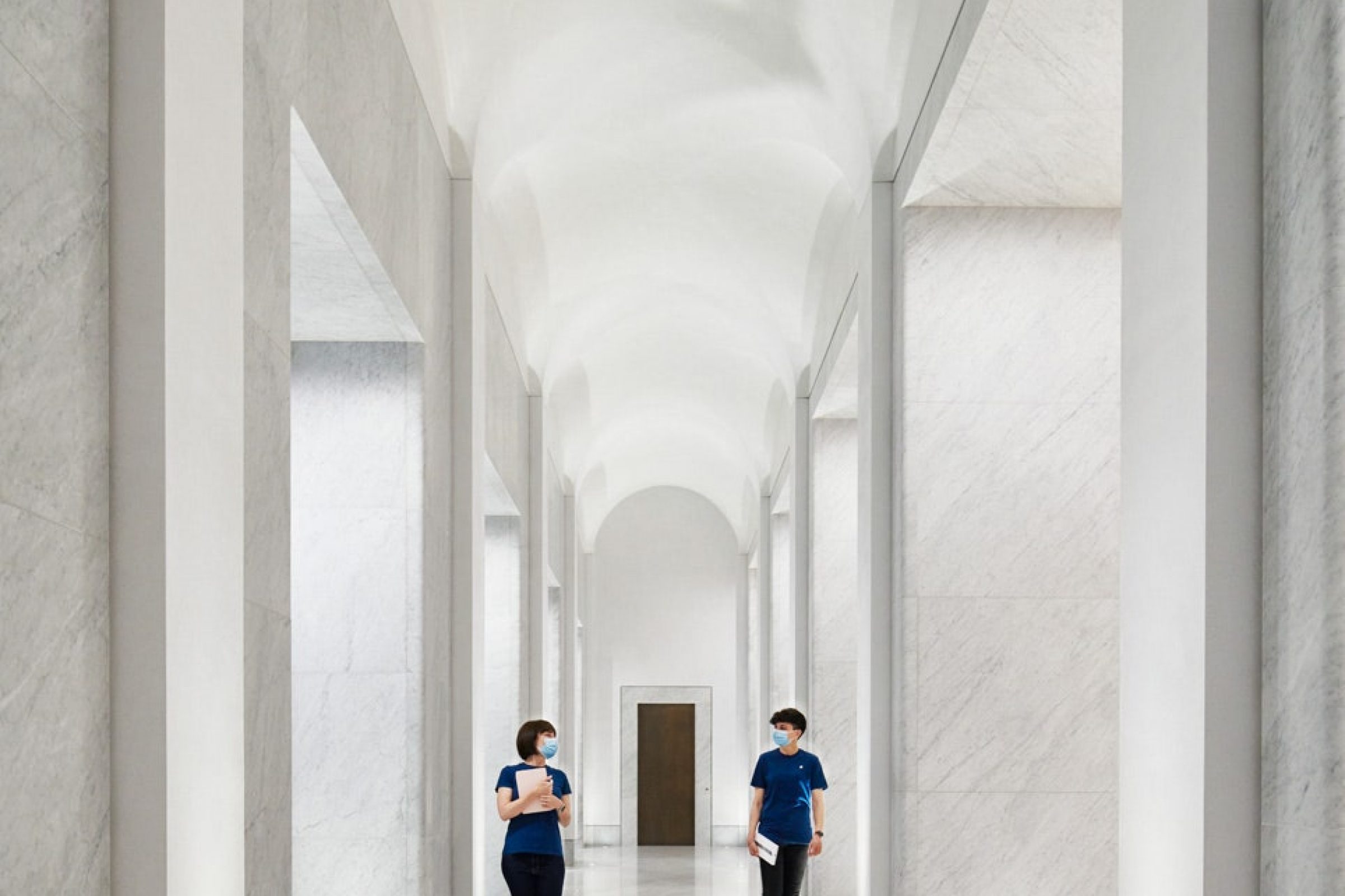 Foster + Partners: Apple Via Del Corso opens in the heart of historic Rome