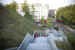 MVRDV Defends Marble Arch Mound After Critics Called it a “Slag Heap”