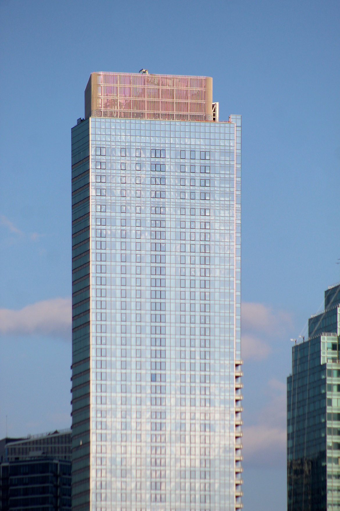 Fully Complete Skyline Tower Is Now the Tallest Building in Queens ...
