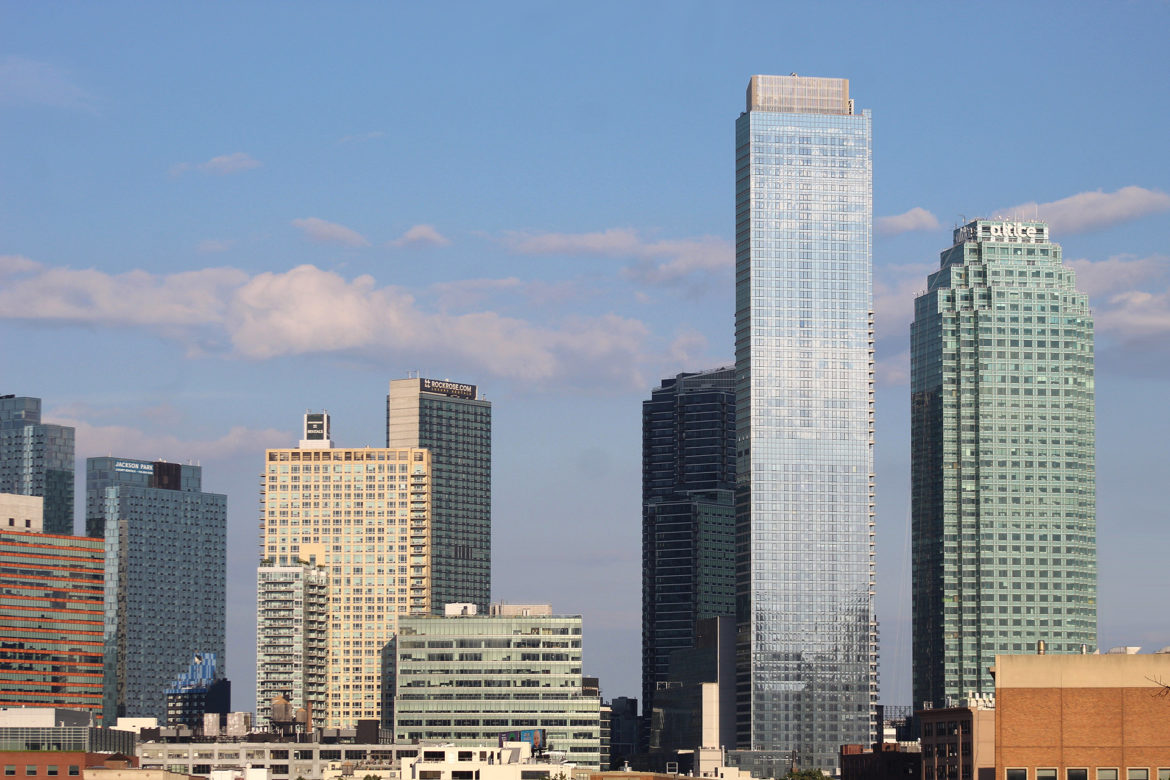 Fully Complete Skyline Tower Is Now the Tallest Building in Queens ...