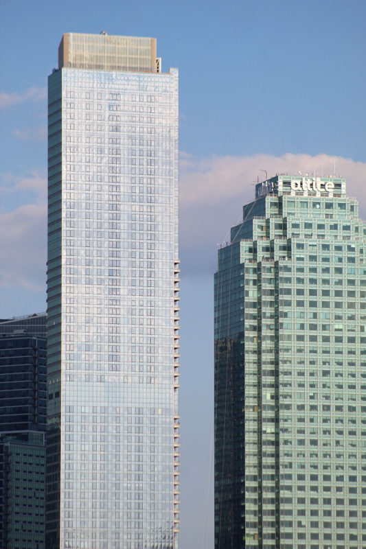 Fully Complete Skyline Tower Is Now the Tallest Building in Queens ...