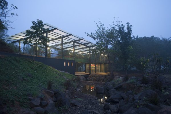 Plexiglass: The Alternative of Glass in Architecture-Arch2O