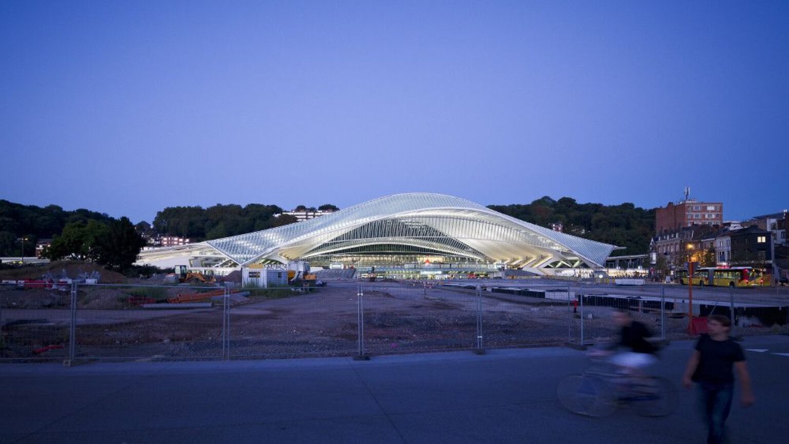 5 Long-Span Structures with Awesome Roofs That Defy Gravity - Arch2O.com