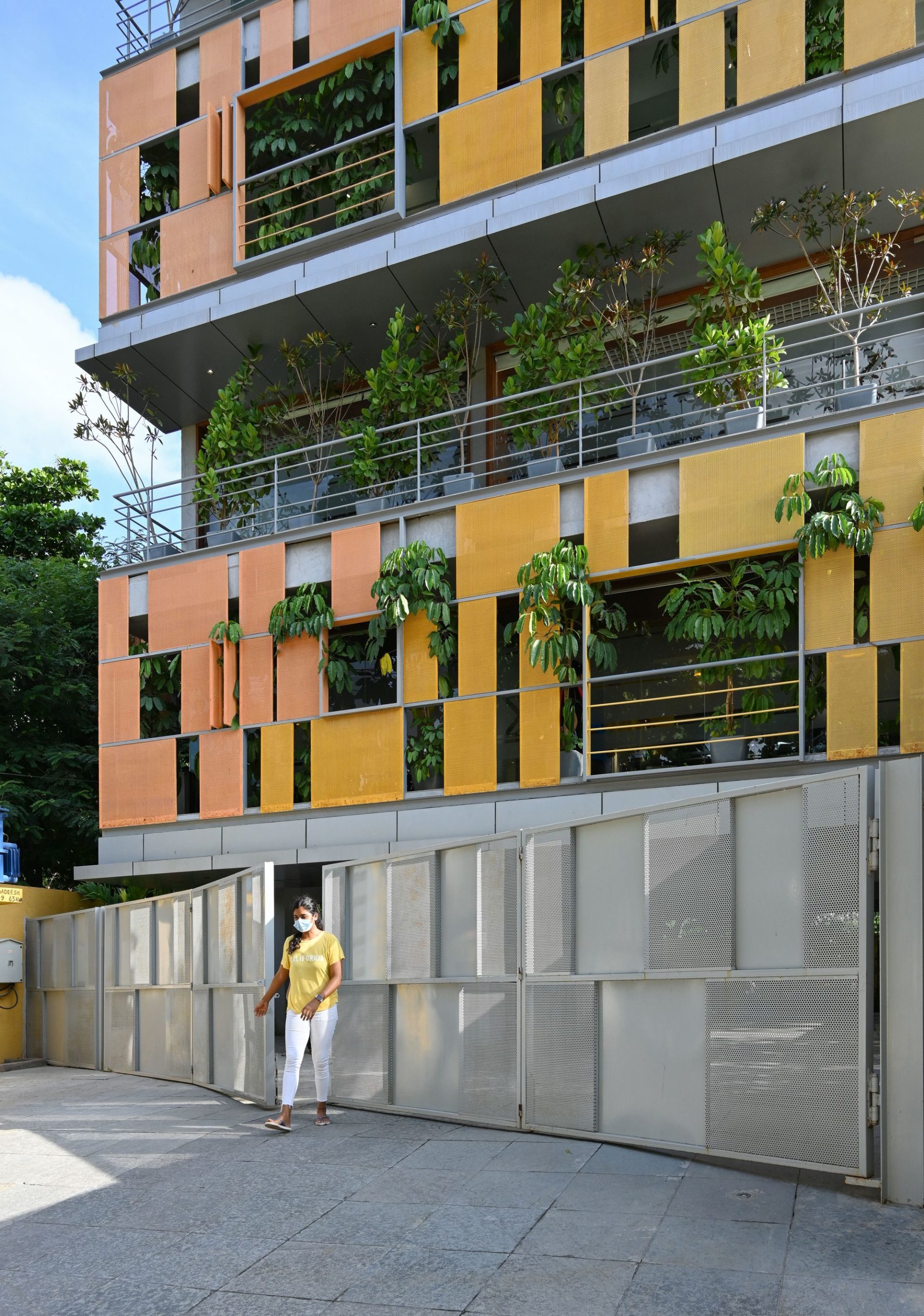 MGB Headquarters | Spacefiction Studio - Arch2O.com