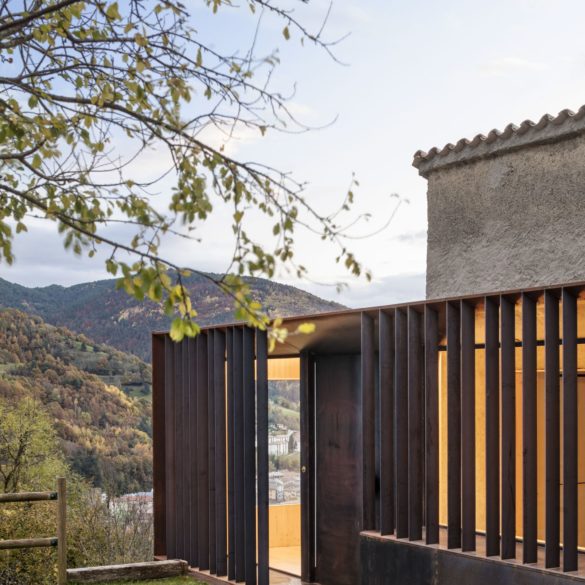 Threshold Stairs House | Comas-Pont arquitectes - Arch2O.com