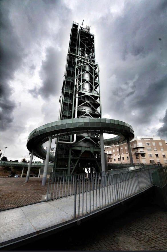 20 Unsettling Buildings That Would Fit In An Architecture Halloween