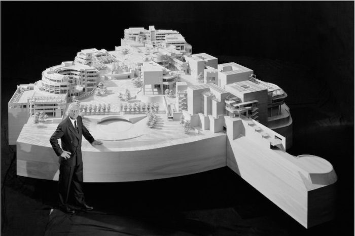 On His Birthday:10 of Richard Meiers' Impressive Buildings