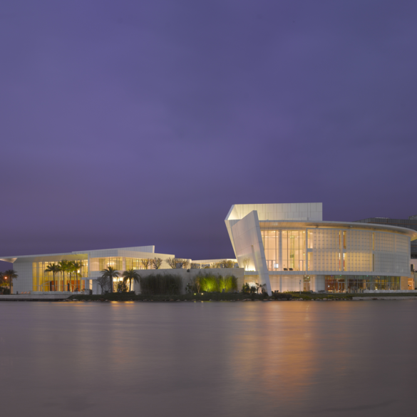 On His Birthday:10 of Richard Meiers' Impressive Buildings