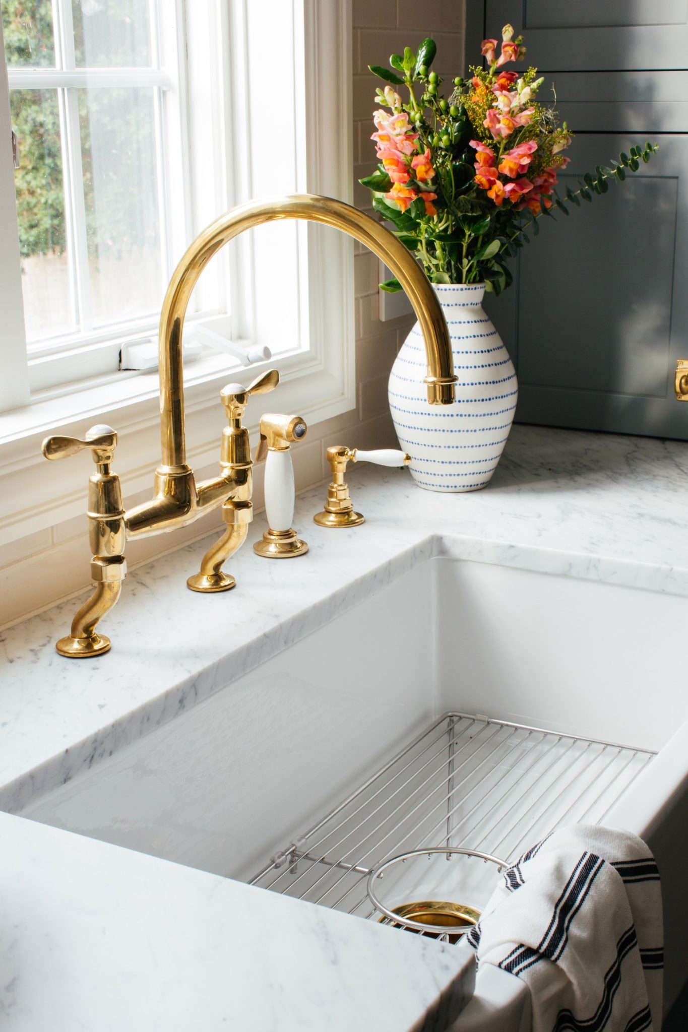 14 Best Faucets to Act as Kitchen and Bathroom Centerpieces - Arch2O.com