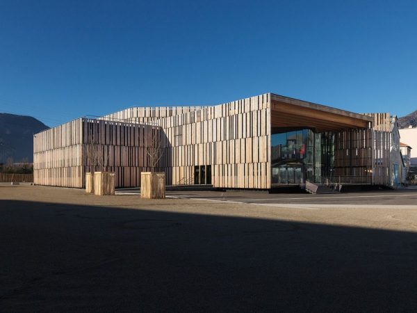 8 Types of Perforated Skin Elevations & 8 Impressive Examples - Arch2O.com