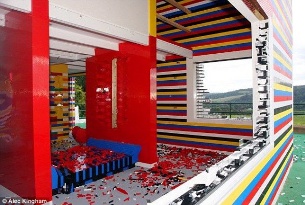 World's first Lego house - Arch2O.com