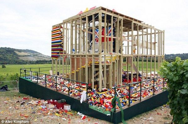 World's first Lego house - Arch2O.com