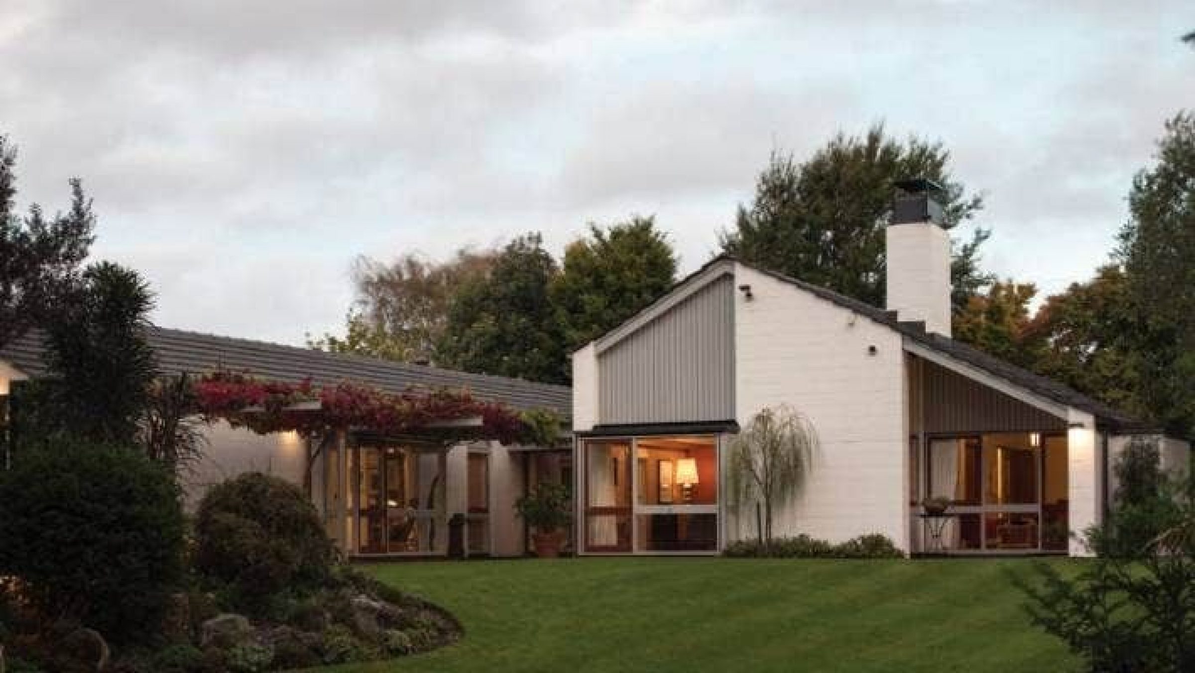What did Miles Warren add to the field of architecture during 93 years ...