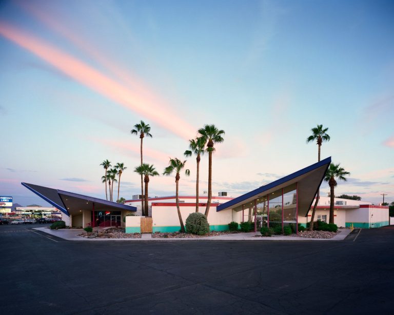 A Deep Dive Into Googie Style: 7 Recognizable Googie Buildings in Los ...