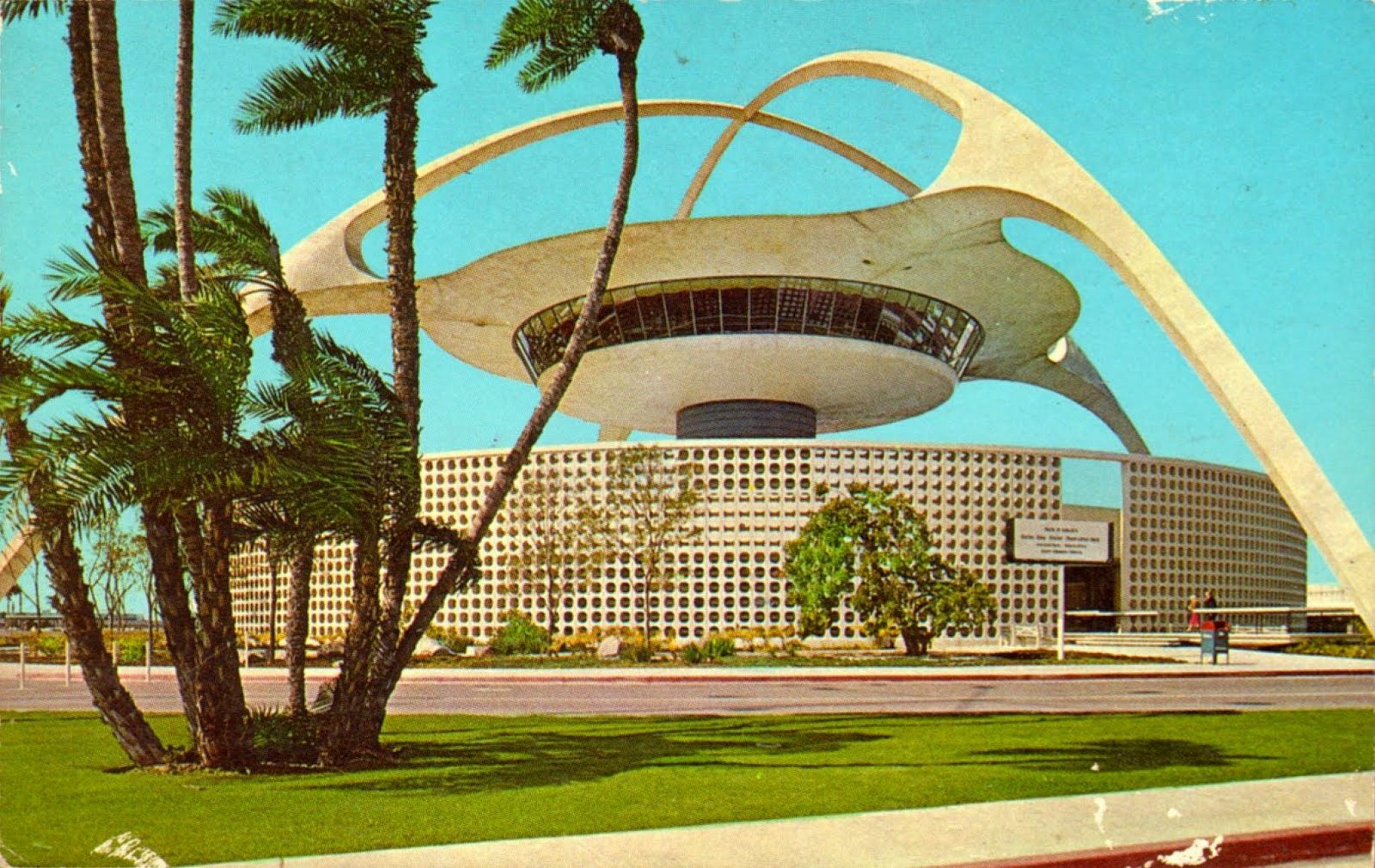 A Deep Dive Into Googie Style: 7 Recognizable Googie Buildings in Los ...