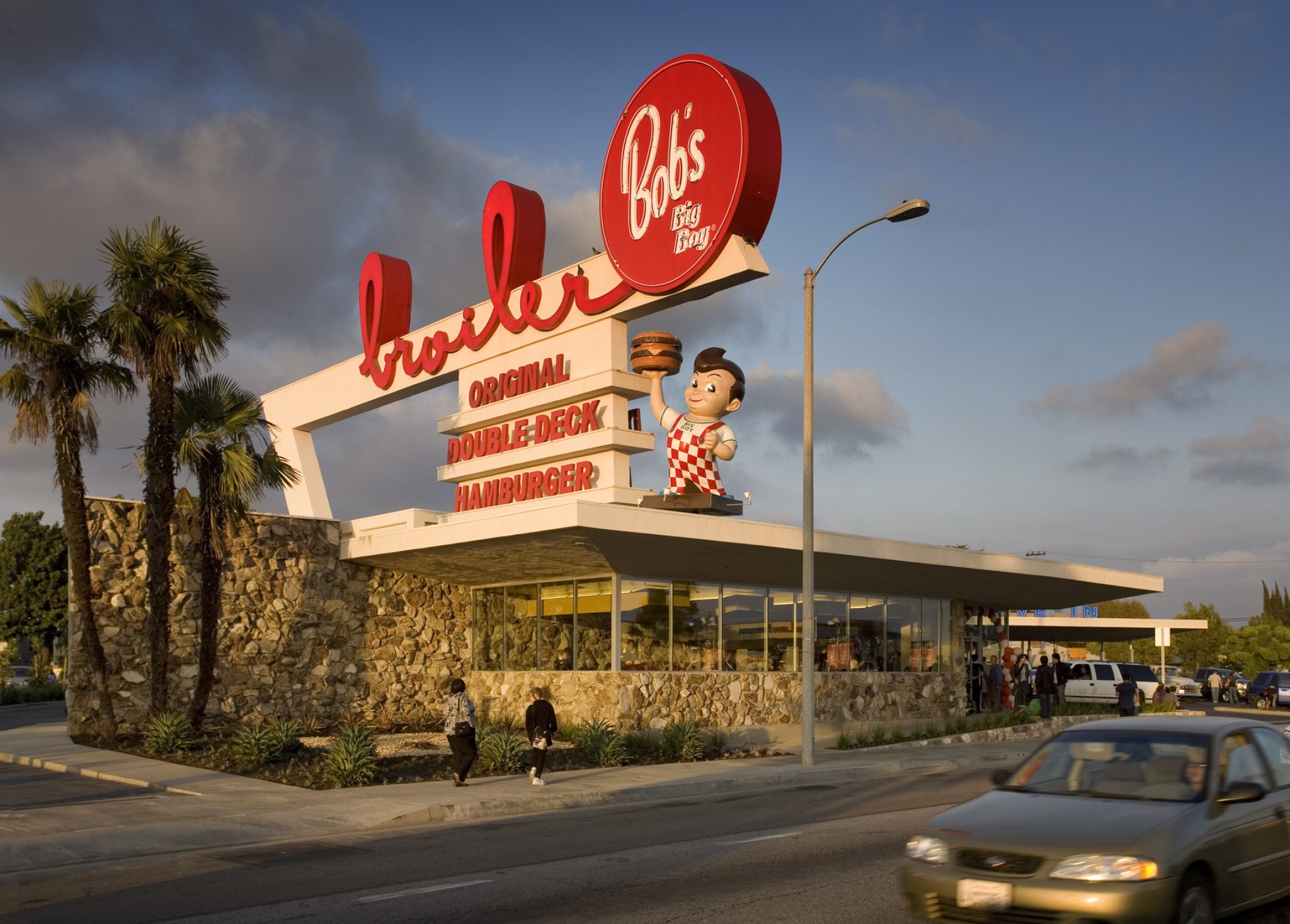 A Deep Dive Into Googie Style: 7 Recognizable Googie Buildings in Los ...