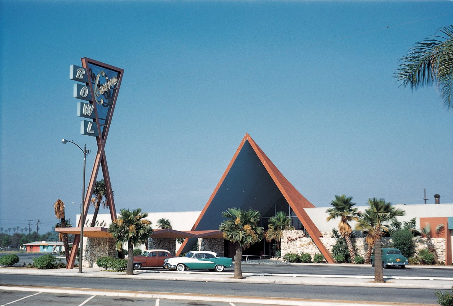 A Deep Dive Into Googie Style: 7 Recognizable Googie Buildings in Los ...