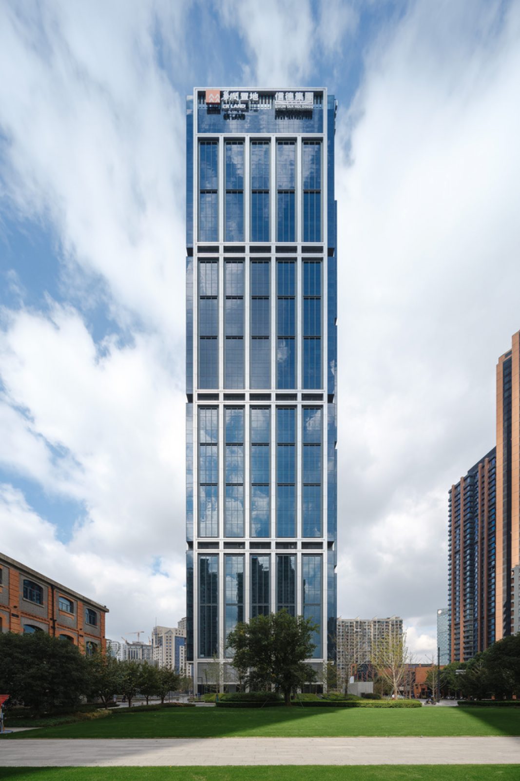 Foster + Partners Wraps up The "Suhe Center," Shanghai's First Office ...