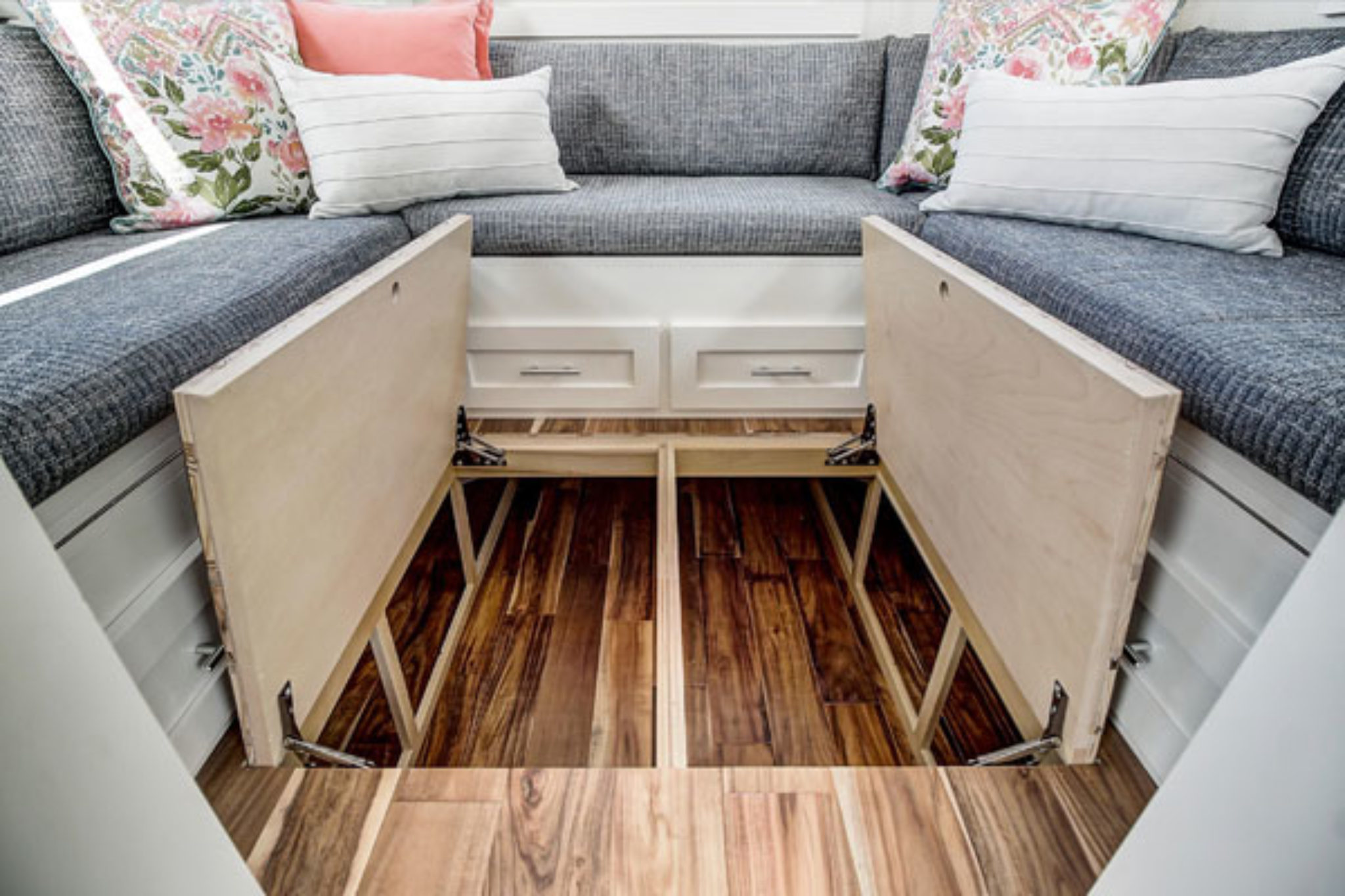 17 Creative Tiny House Storage Ideas for Your Little Retreat - Arch2O.com