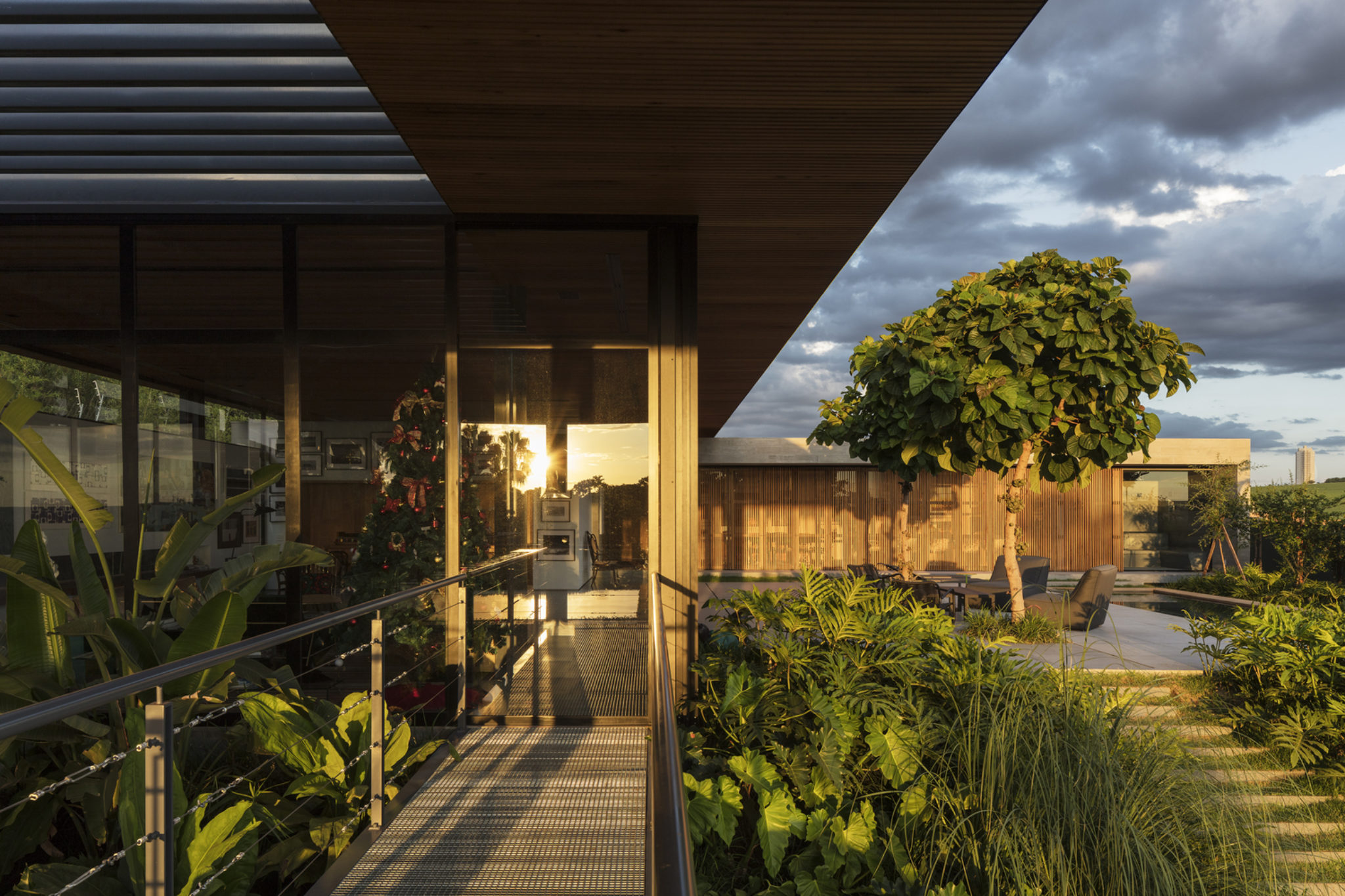 10 Alluring Biophilic Interiors That Seamlessly Fuse Architecture and ...