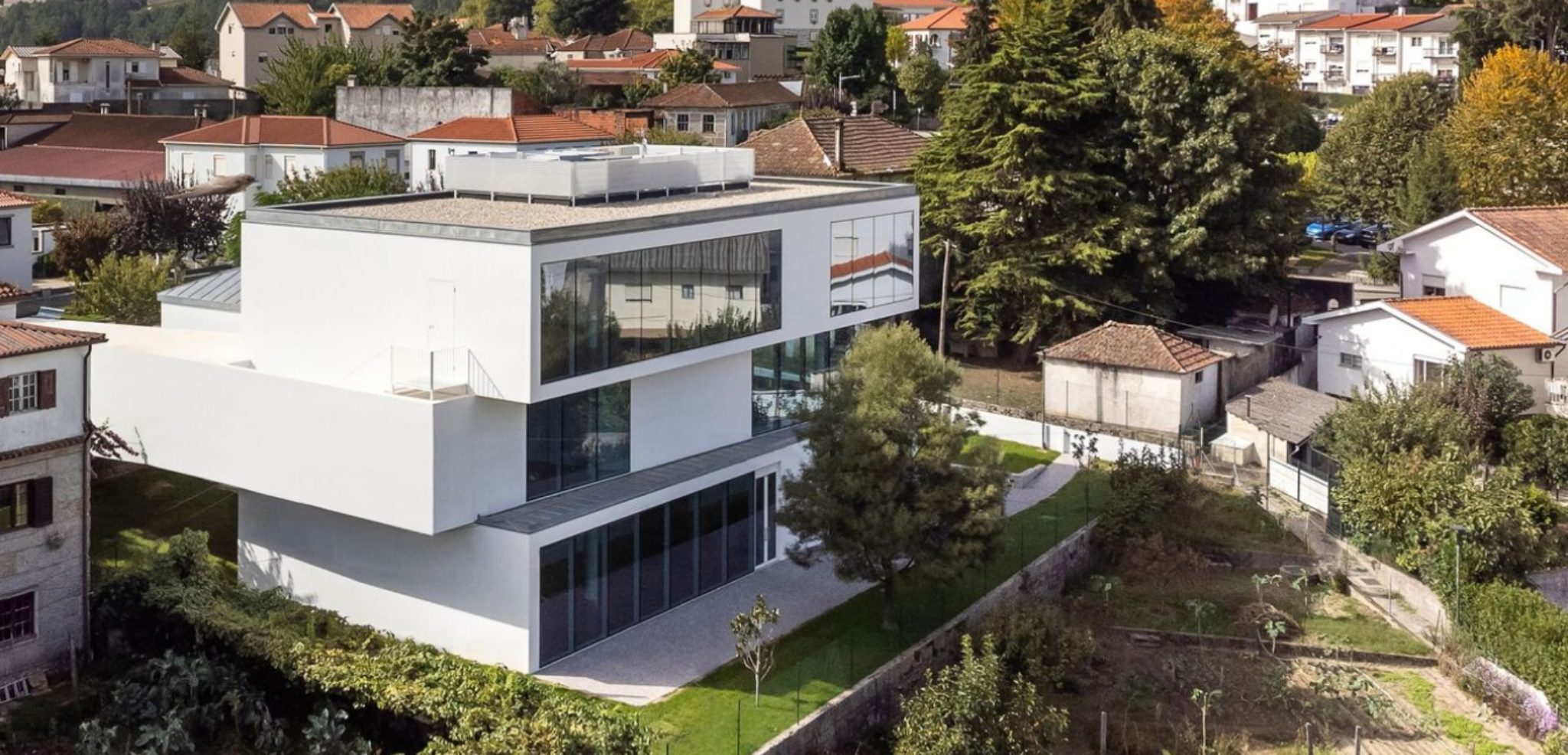 Municipal Library of Baião l Traço Alternativo Arquitectos Associados ...