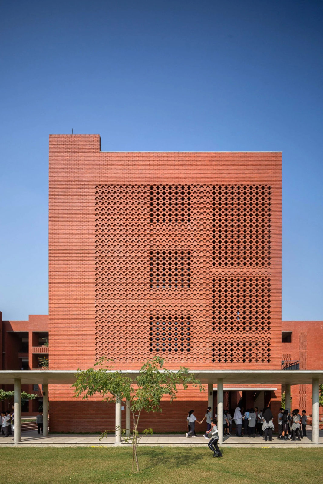 The New Aga Khan Academy Dhaka Features Inviting Green Spaces for Education - Arch2O.com