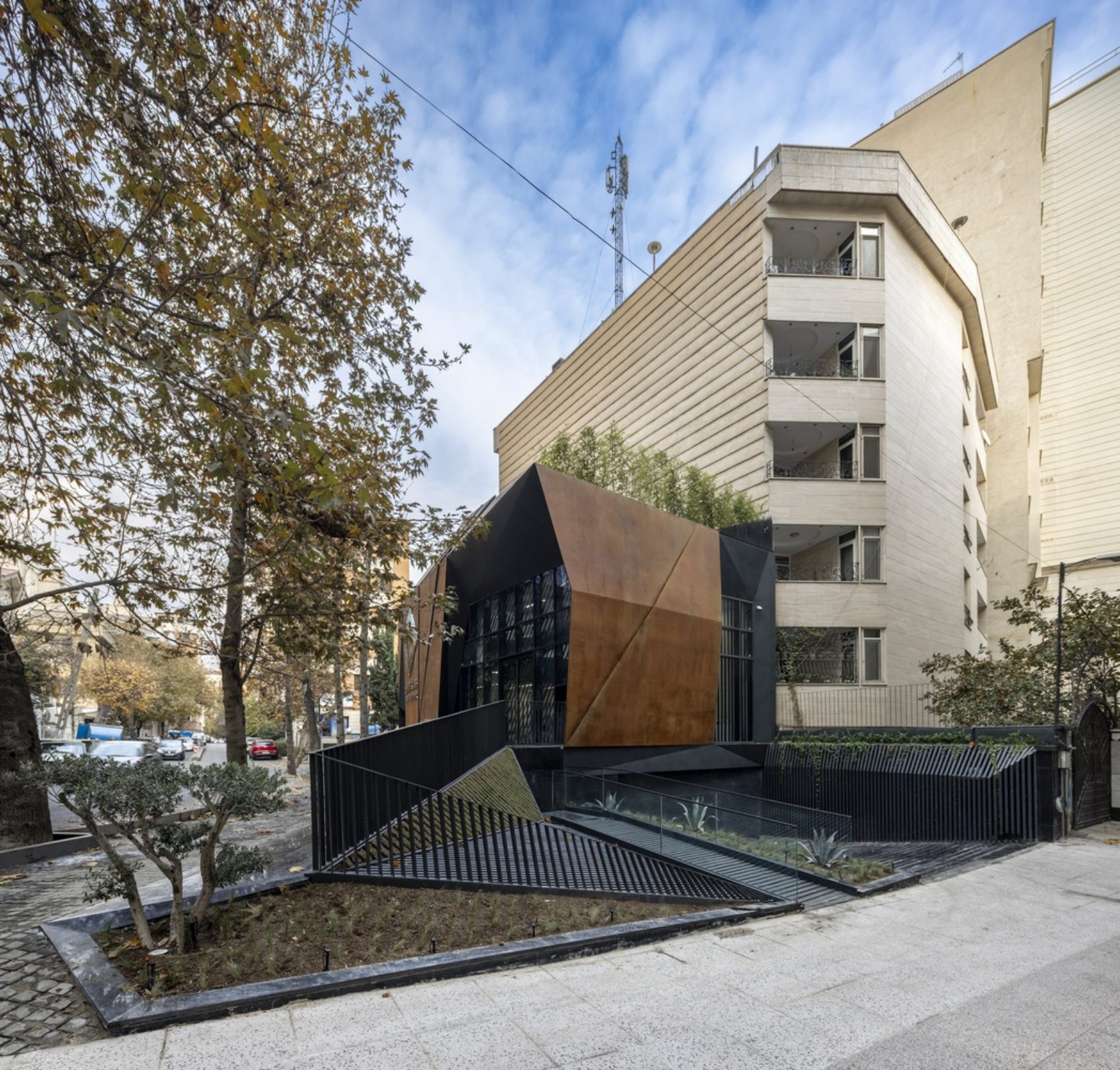 Karafarin Bank l NextOffice–Alireza Taghaboni - Arch2O.com