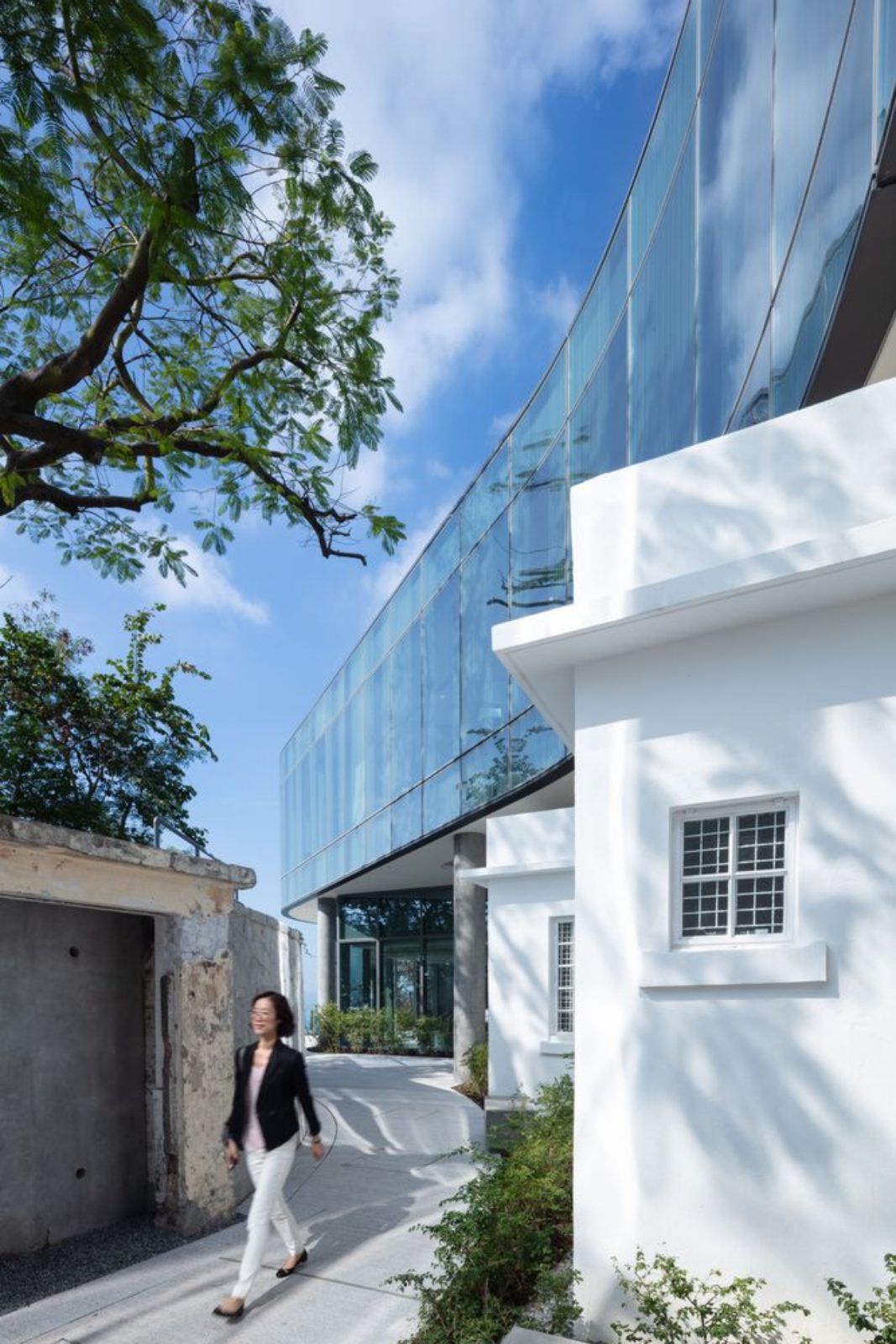 The Hong Kong Jockey Club University of Chicago Academic Complex l ...