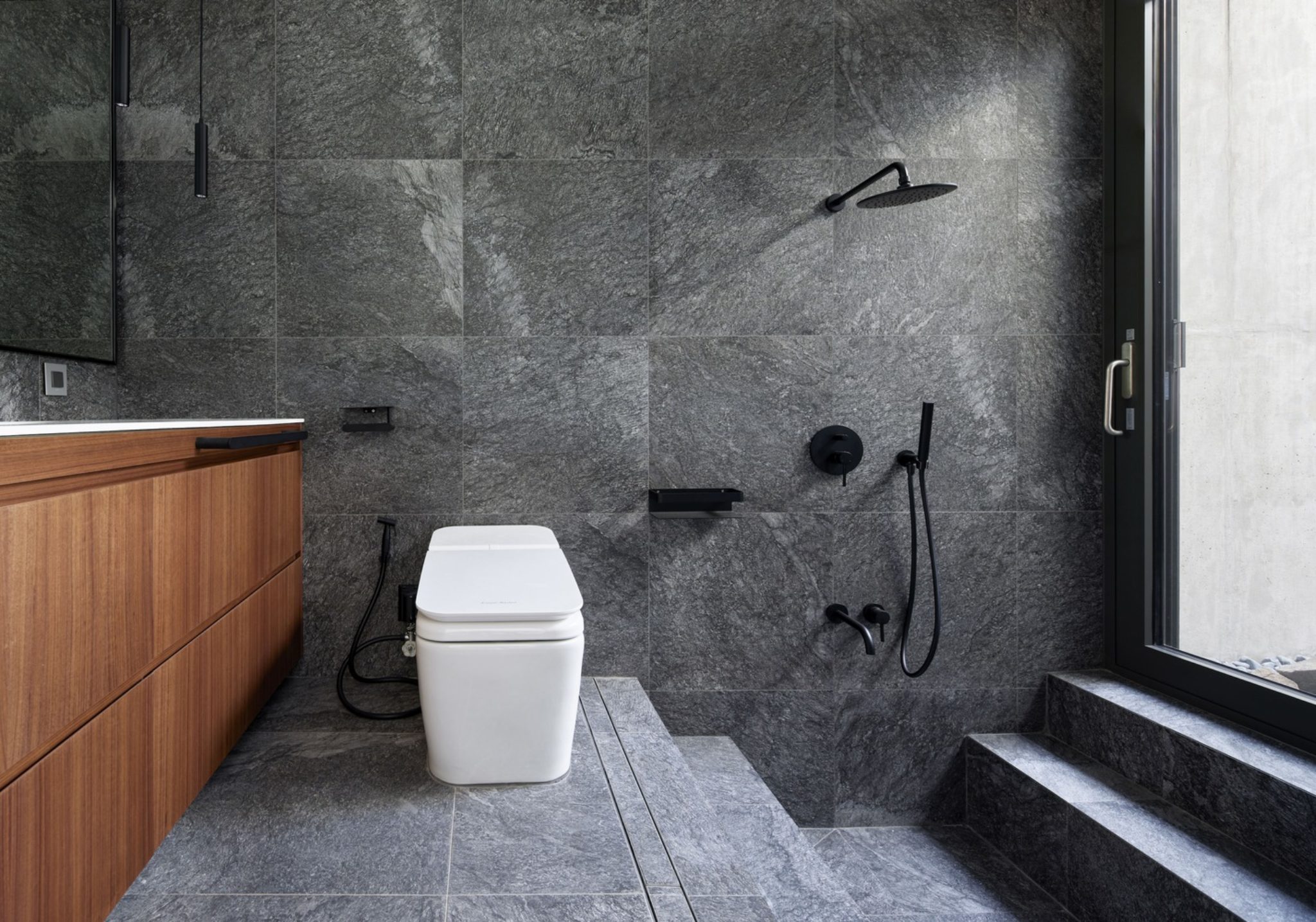 Bathing in Luxury: Doorless Walk-in Showers Show the Way - Arch2O.com