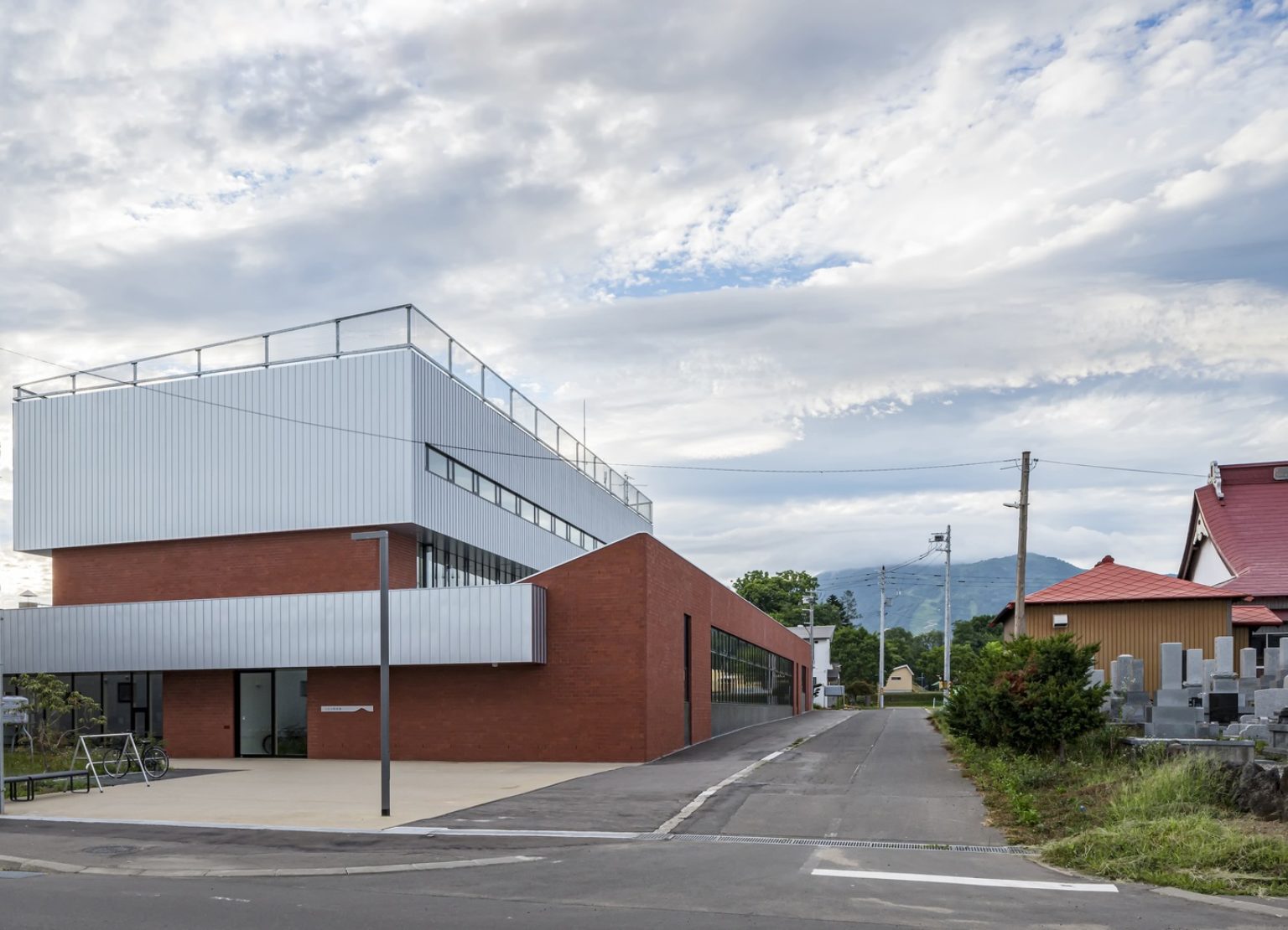 Niseko Town Hall l Atelier BNK - Arch2O.com