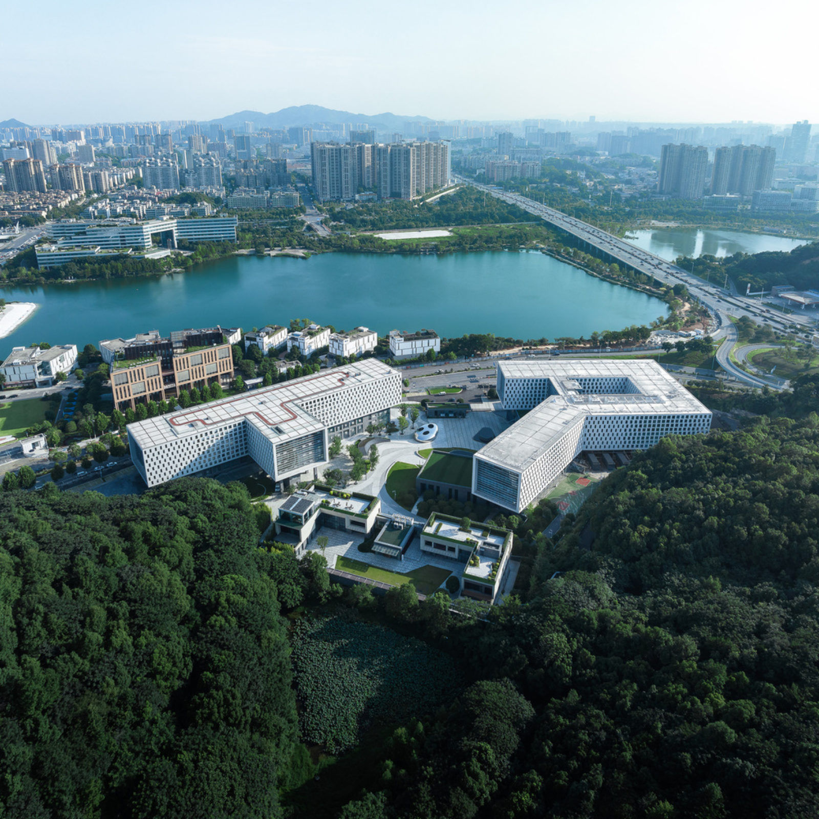 JJM Headquarters | UNIT - Arch2O.com