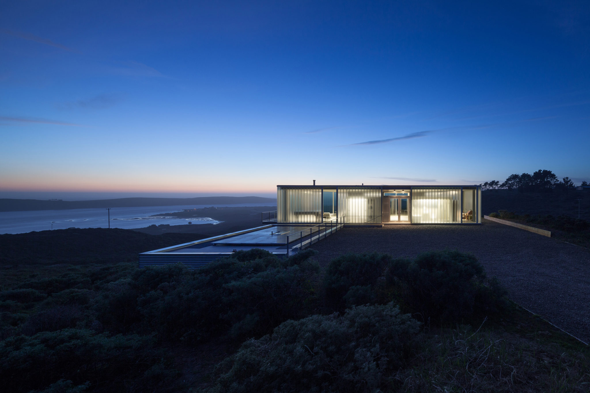 14 Modern Projects Inspired by the spirit of Mies van der Rohe: the ...